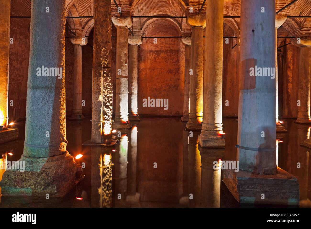 Medieval water cistern hi-res stock photography and images - Alamy