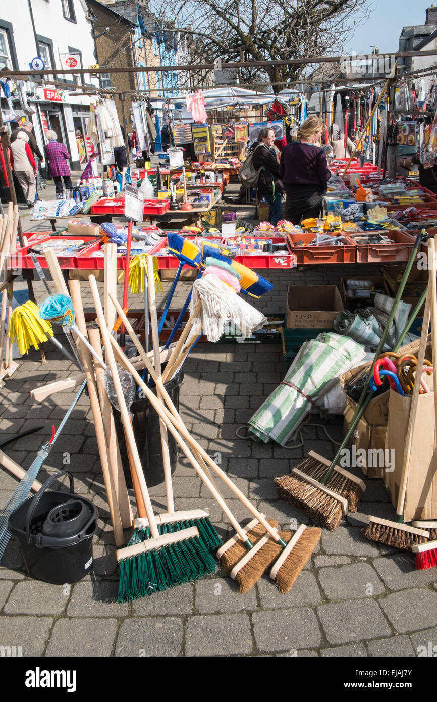 Machynlleth market town on market day held on wednesdays hi-res stock ...