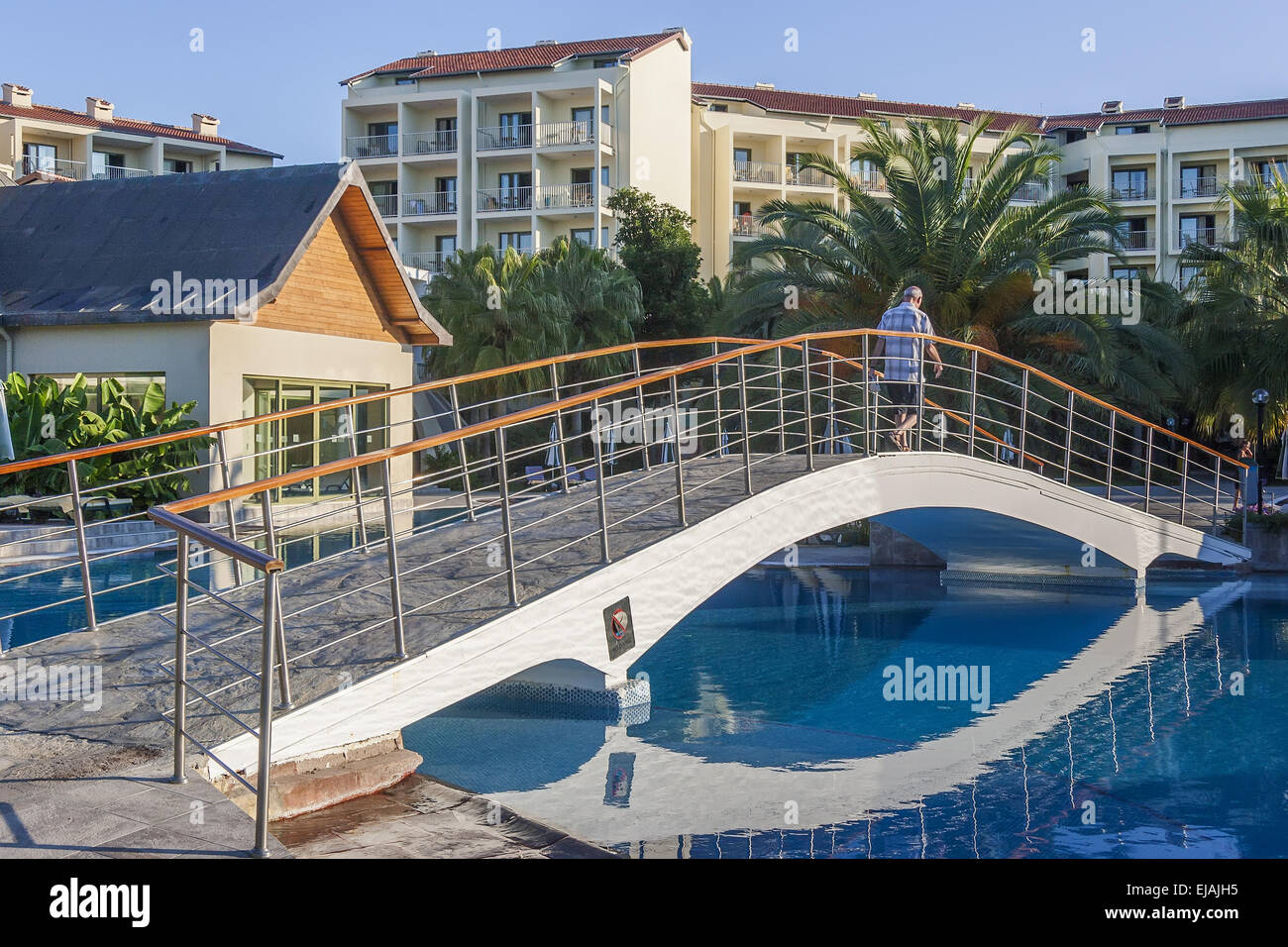 Side of bridge hi-res stock photography and images - Alamy