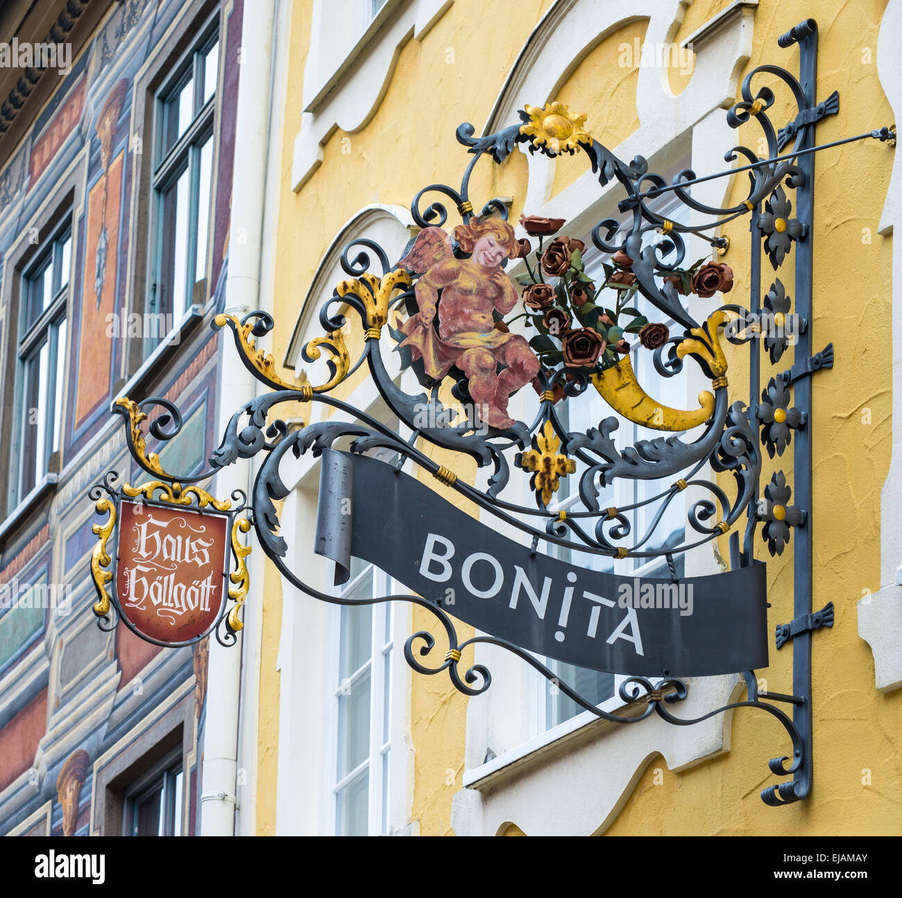 Gold merchant hi-res stock photography and images - Alamy