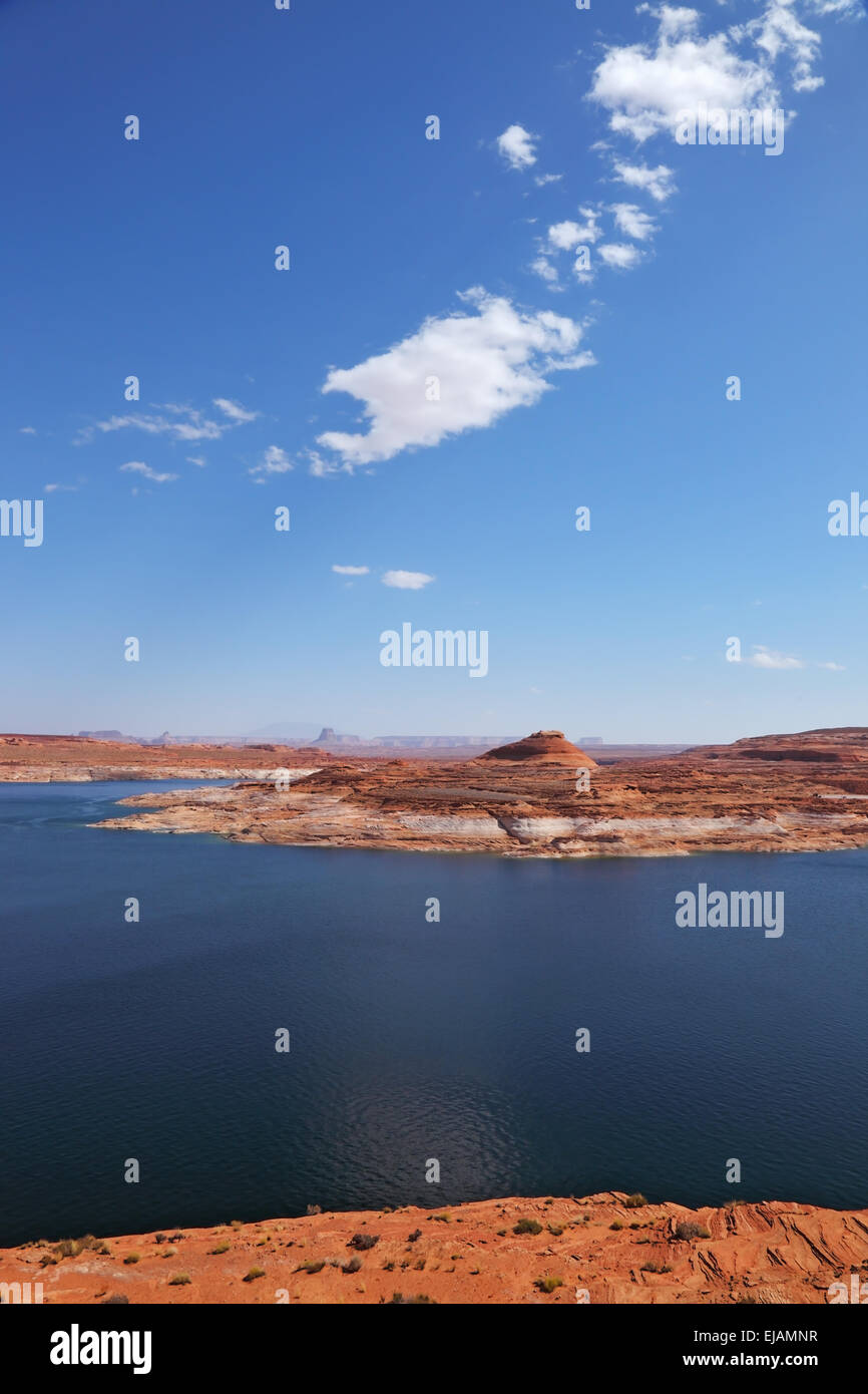 Red color lake hi-res stock photography and images - Alamy