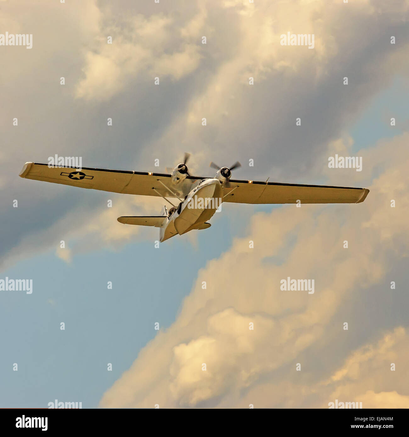 Vintage catalina flying boat hi-res stock photography and images - Alamy