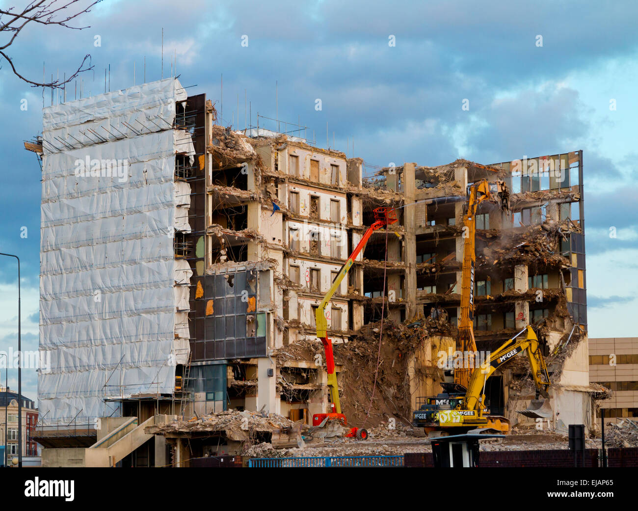 London demolition redevelopment hi-res stock photography and images - Alamy
