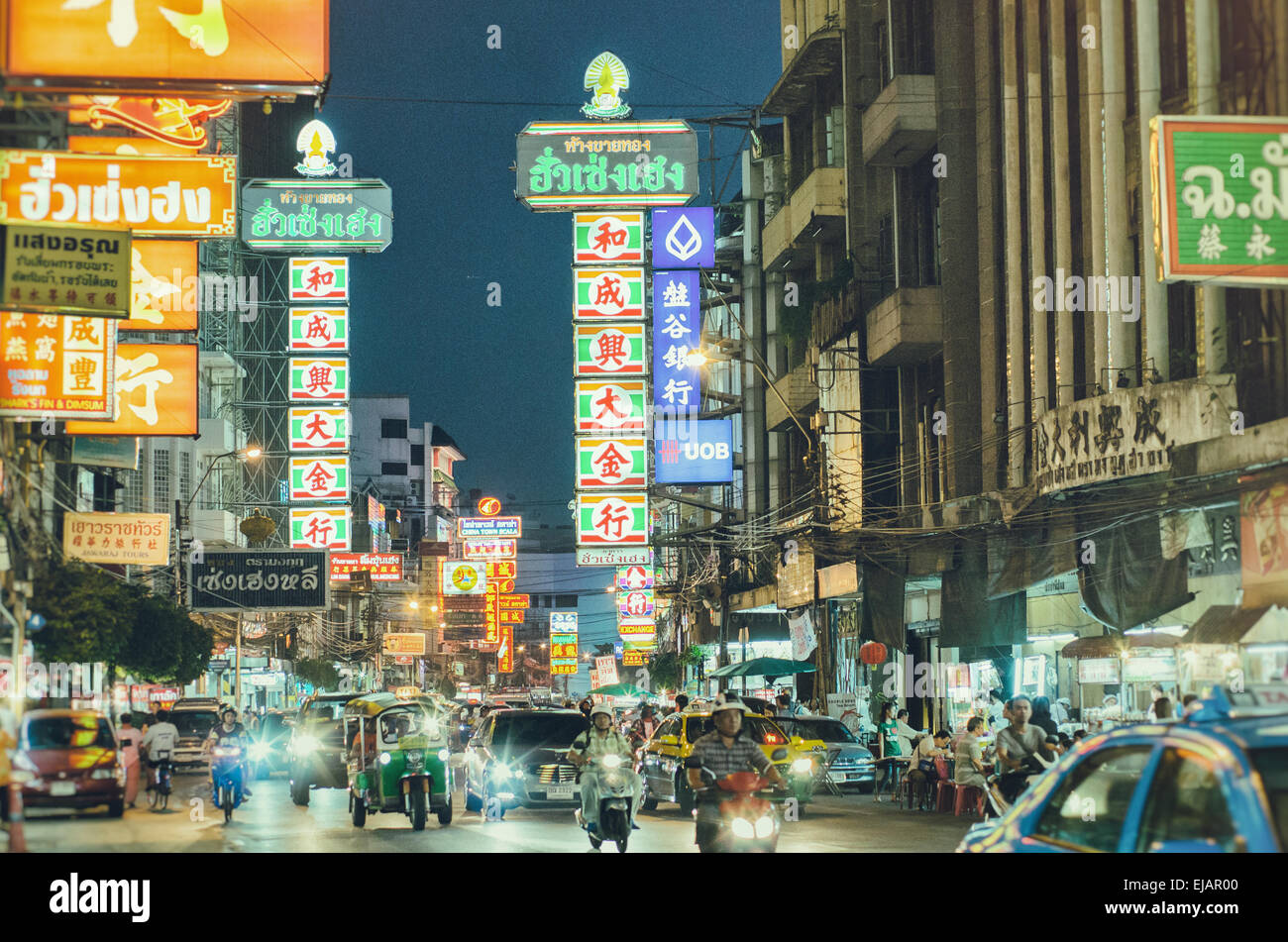 yaowarat bangkok chinatown Stock Photo - Alamy