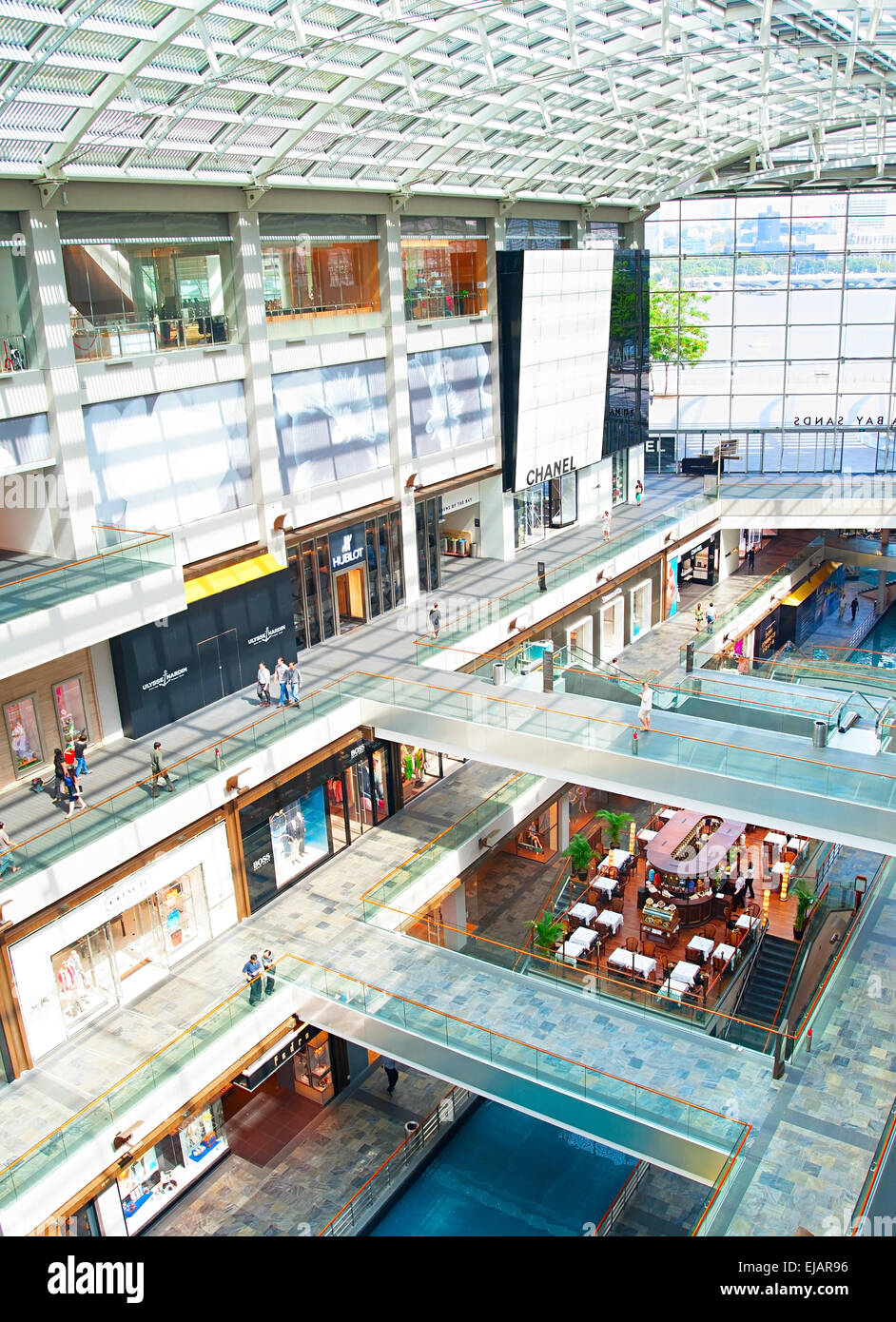 Marina bay shopping mall hi-res stock photography and images - Alamy