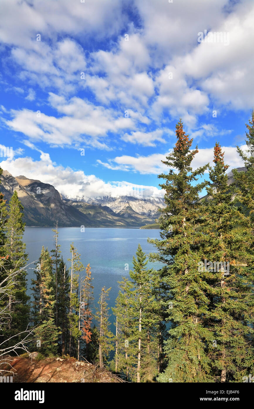 Bow lake hi-res stock photography and images - Alamy