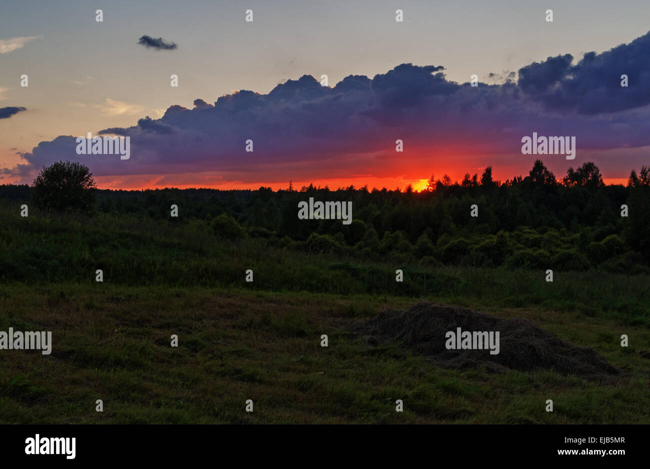 Red sunset - rural landscape Stock Photo - Alamy