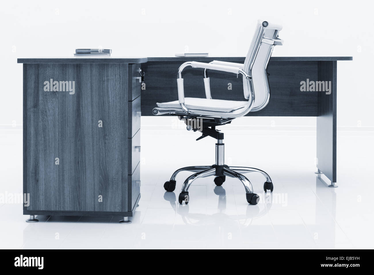 desk and leather chair Stock Photo - Alamy