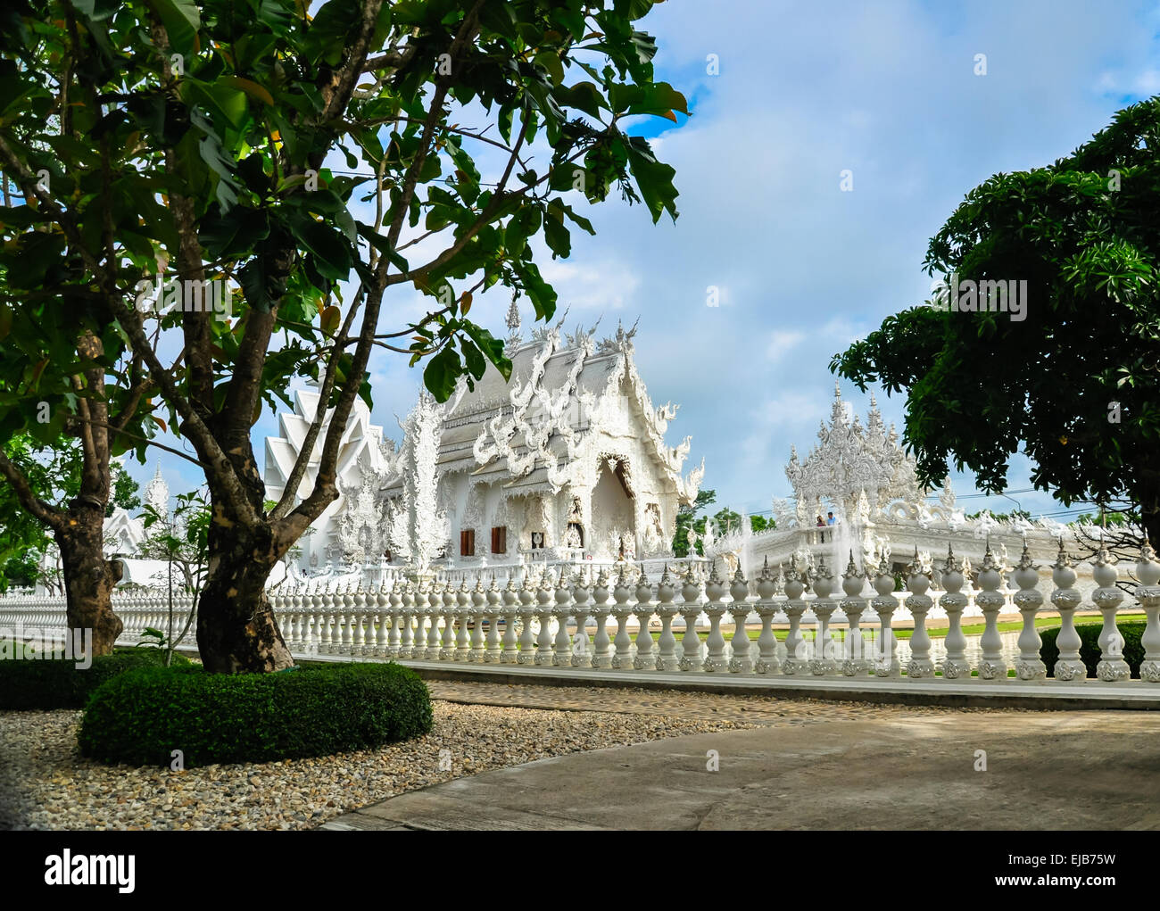 Modern temple wat rong khun hi-res stock photography and images - Alamy
