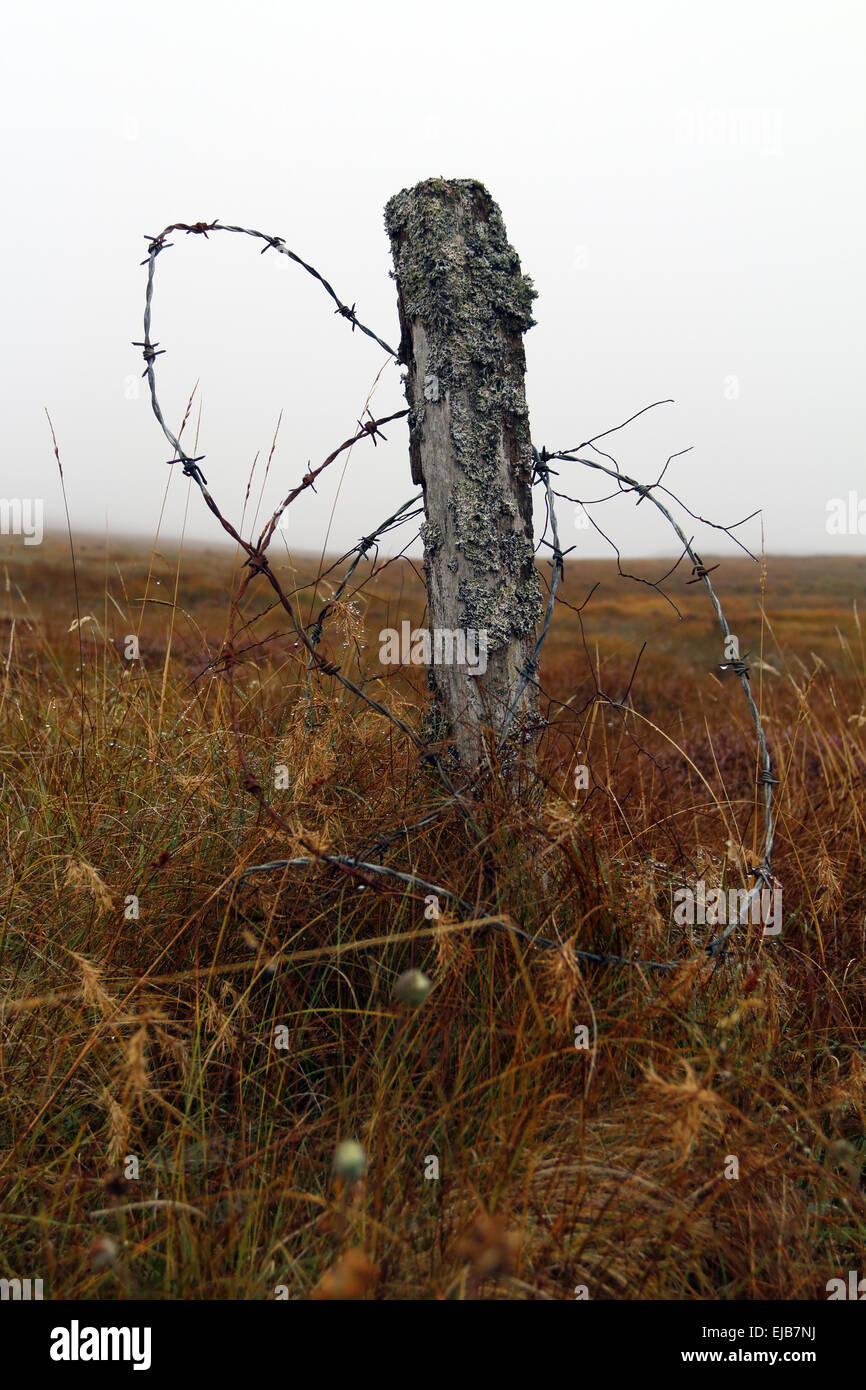 Outer fence hi-res stock photography and images - Alamy