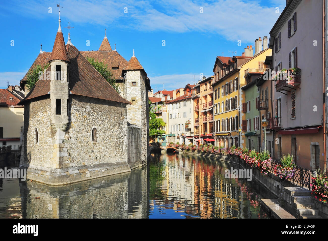 Medieval prison hi-res stock photography and images - Alamy