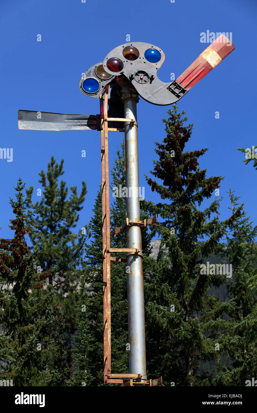 Canadian train signal Stock Photo - Alamy