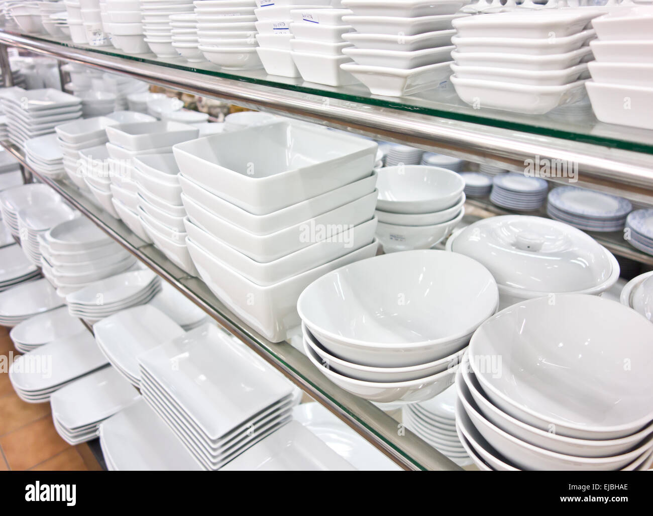 Plates square round hi-res stock photography and images - Alamy