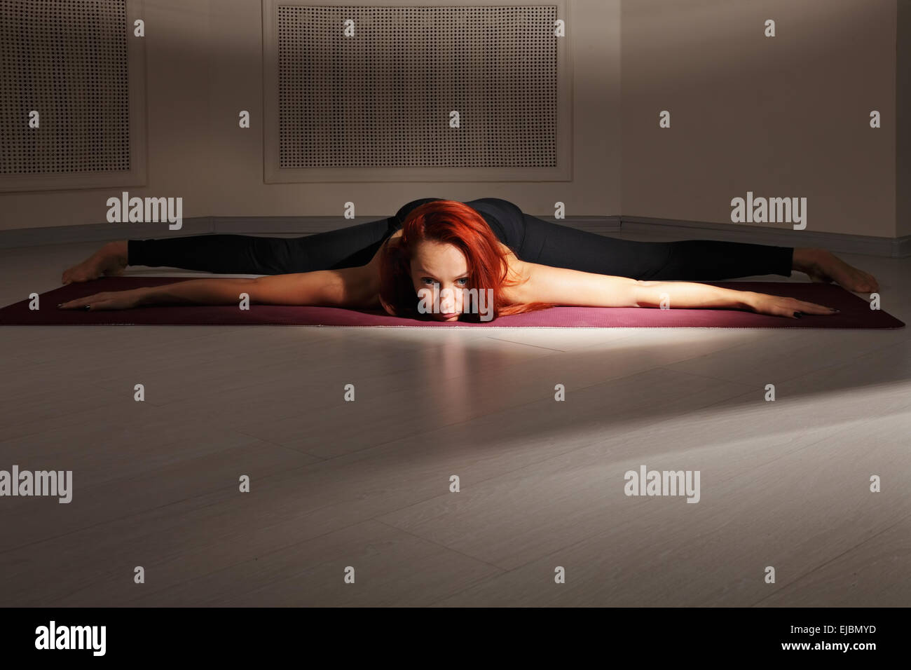 Split body hi-res stock photography and images - Alamy