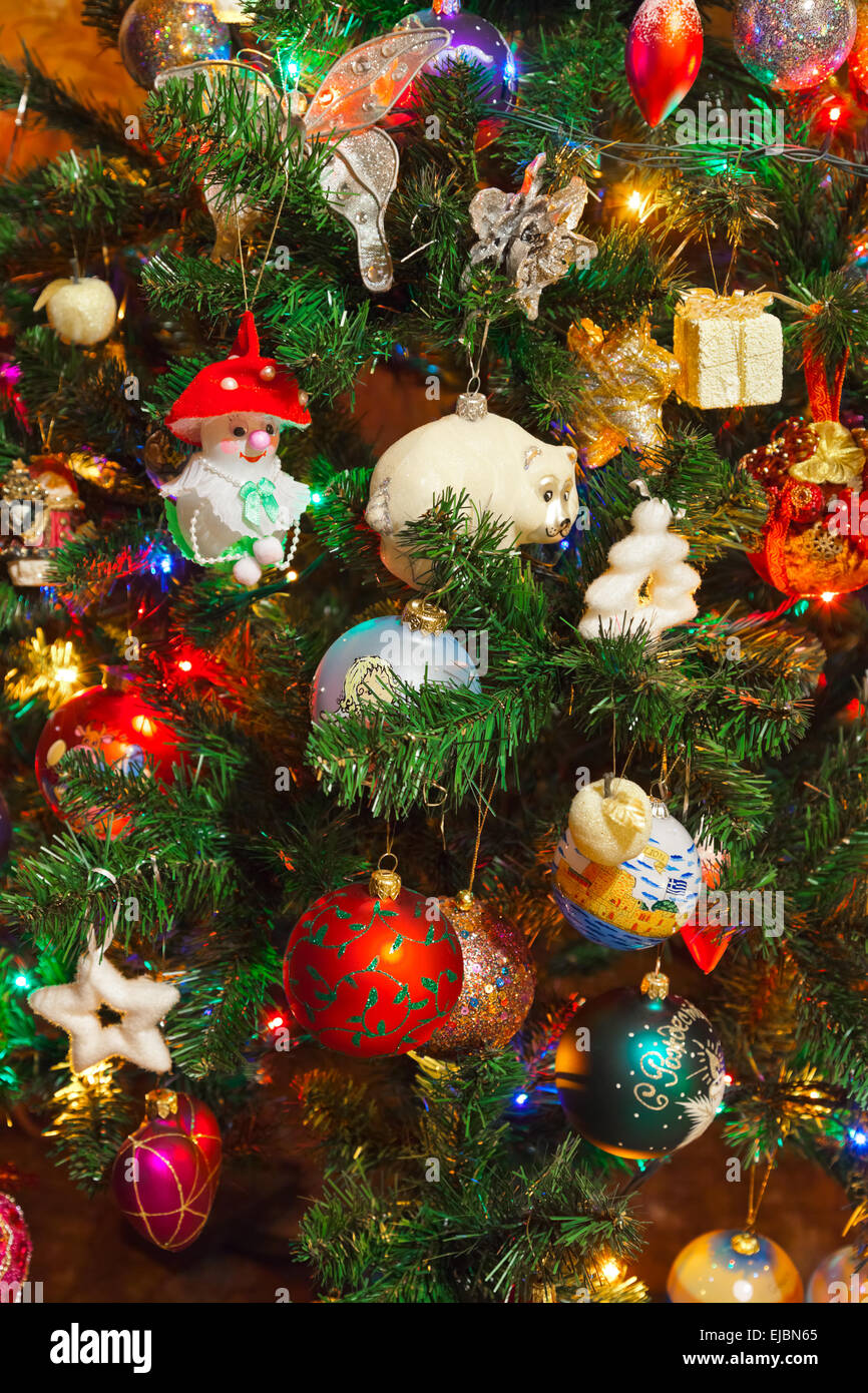 Decorated christmas tree background hi-res stock photography and images ...