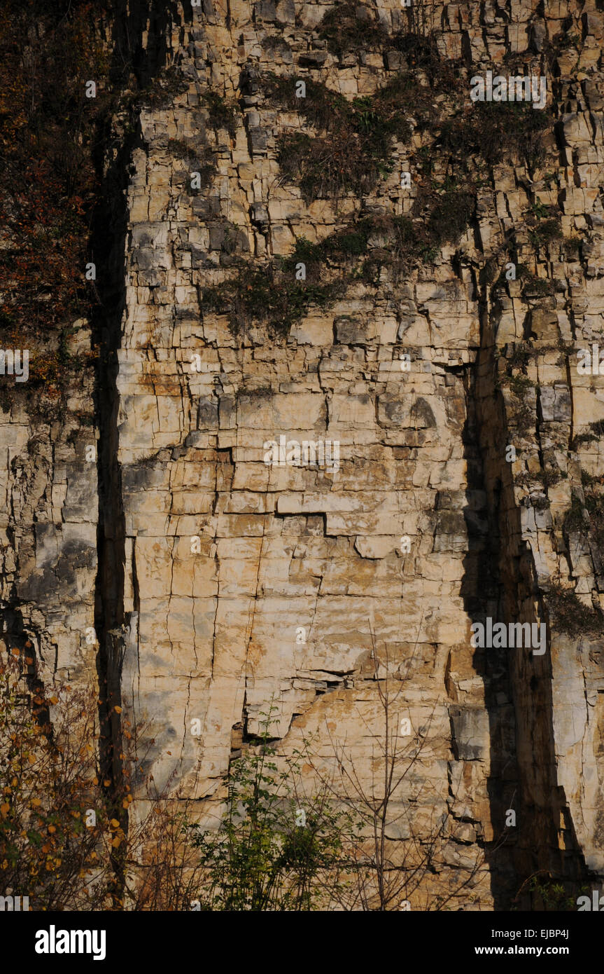 Indian rock quarry hi-res stock photography and images - Alamy