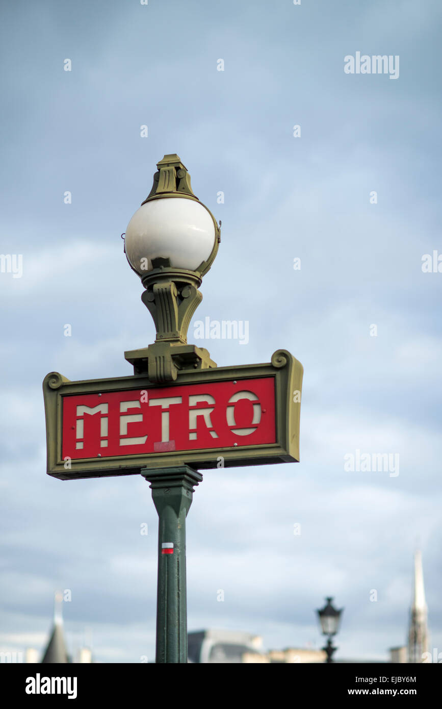 Pont neuf station hi-res stock photography and images - Alamy