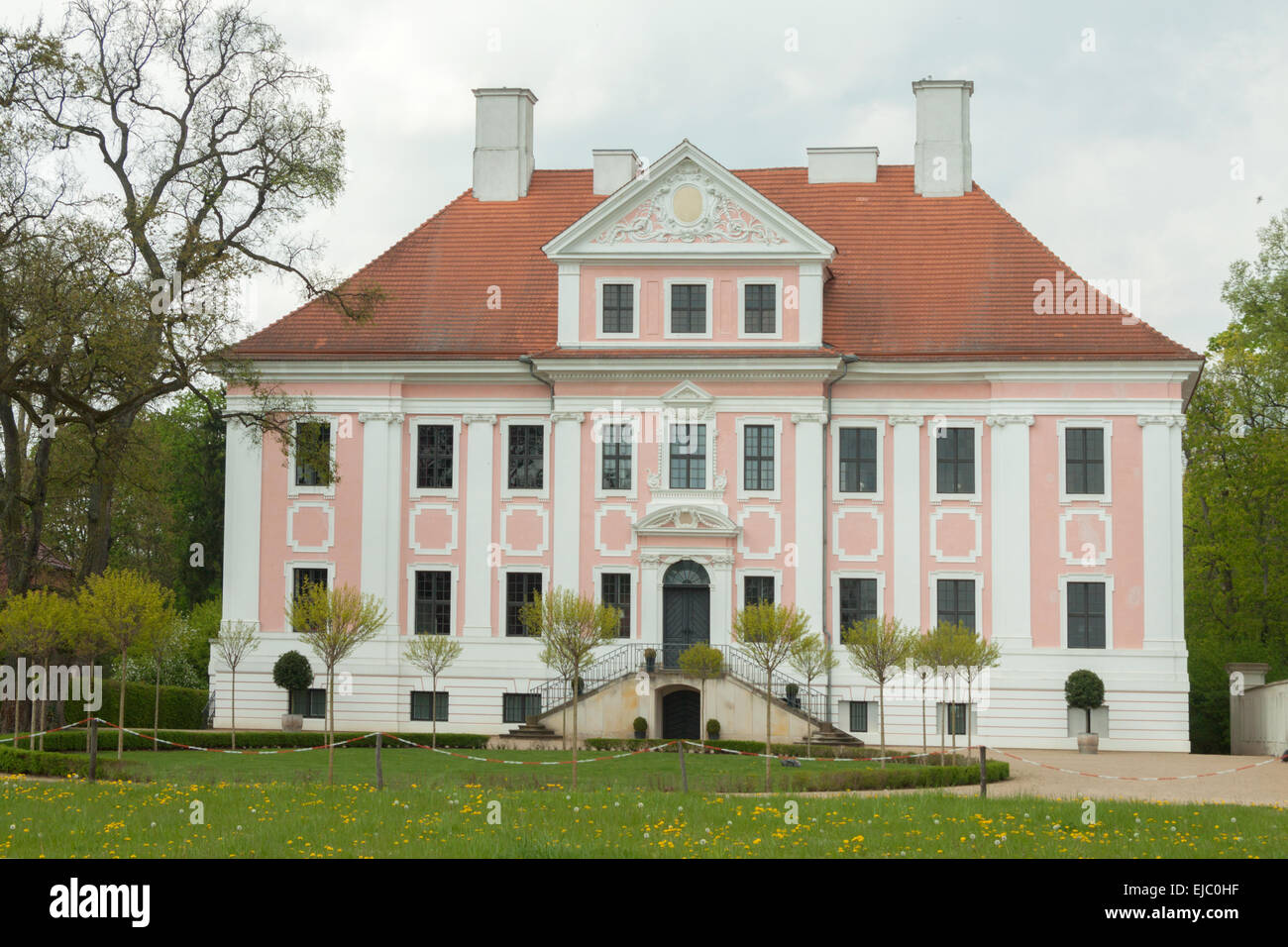 Great Rietz Castle frontal Stock Photo - Alamy
