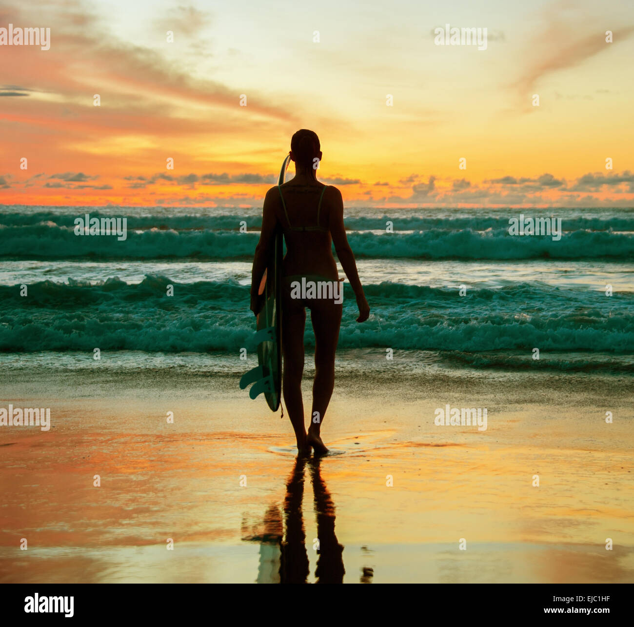 Woman surfer hi-res stock photography and images - Alamy