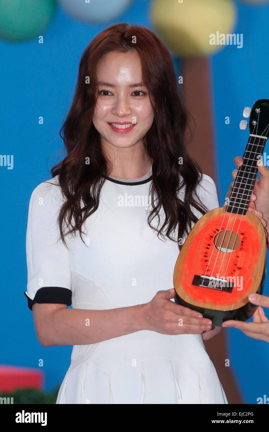 Taipei, Taiwan, China. 23rd Mar, 2015. Ke-Chun Wu invites Ji-hyo Song ...