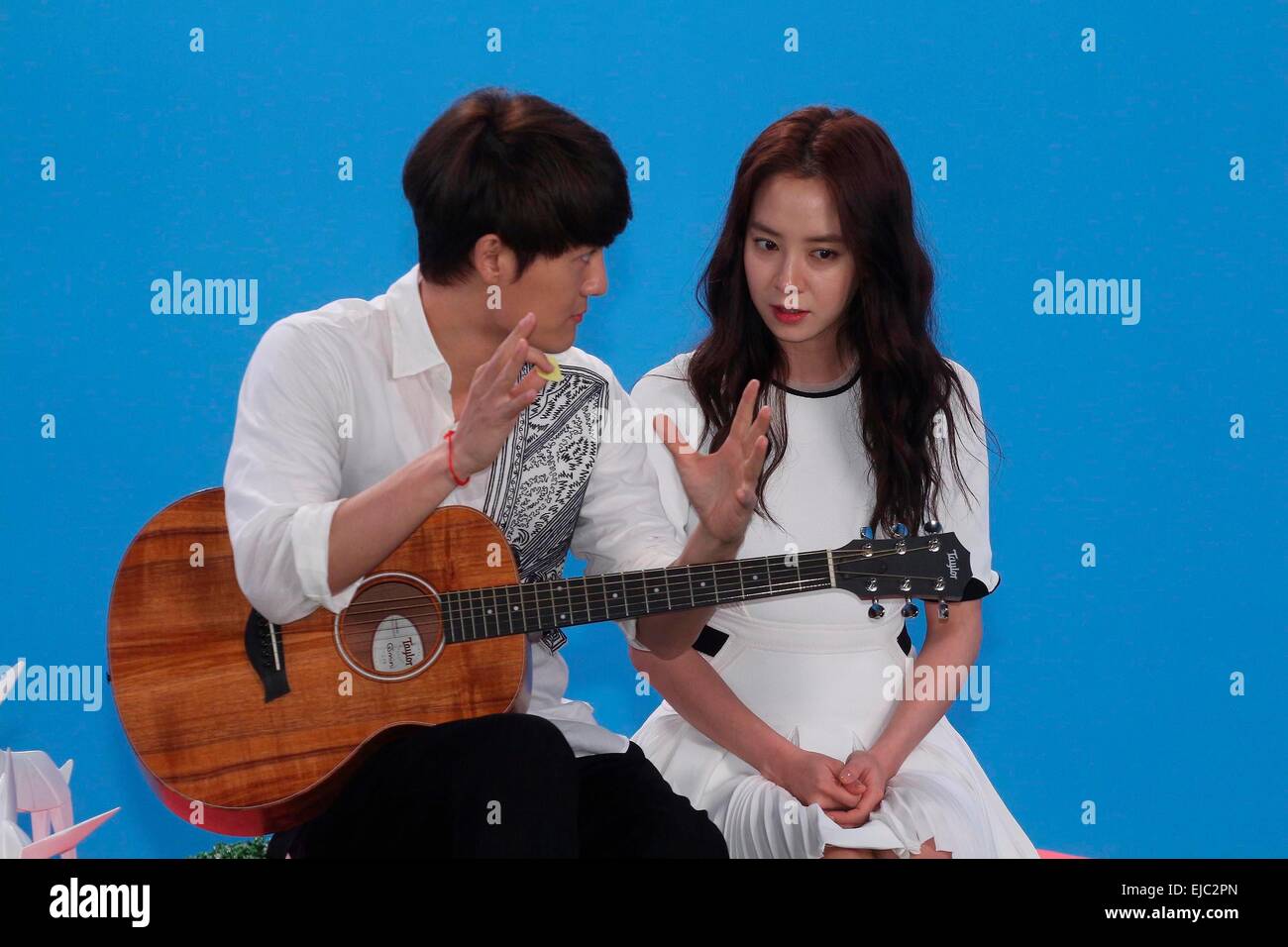 Taipei, Taiwan, China. 23rd Mar, 2015. Ke-Chun Wu invites Ji-hyo Song ...