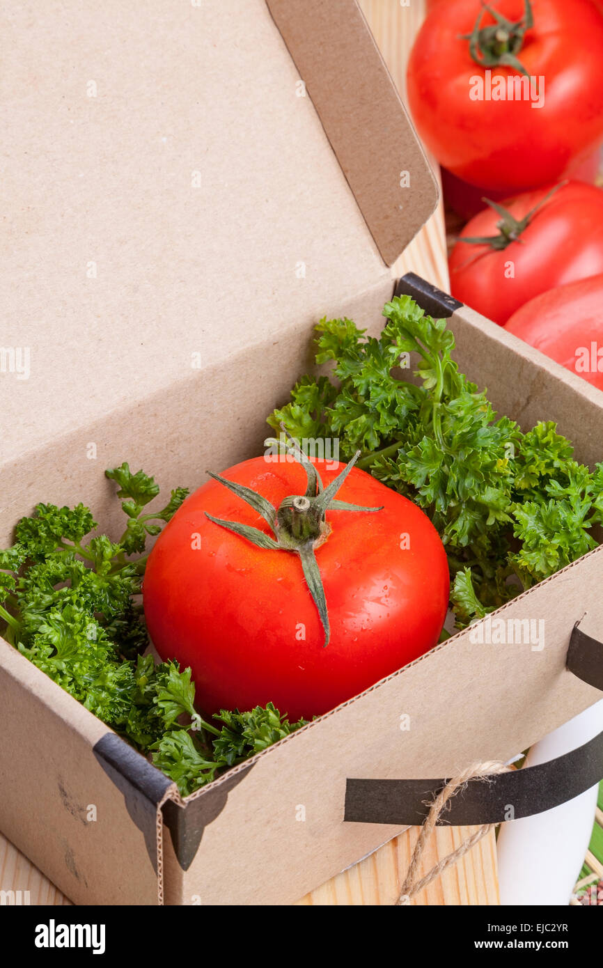 Tomato box hi-res stock photography and images - Alamy