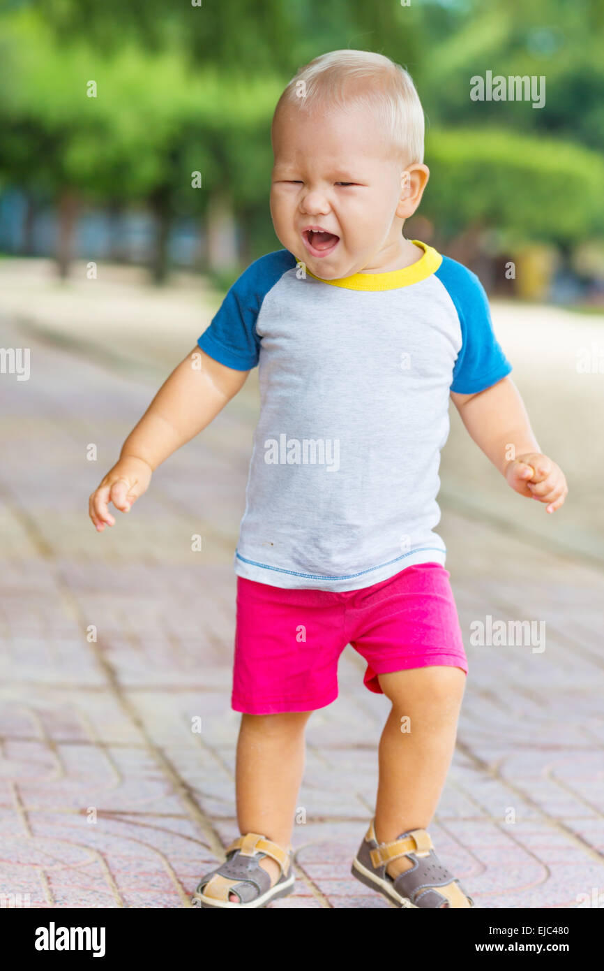 People walking baby hi-res stock photography and images - Alamy