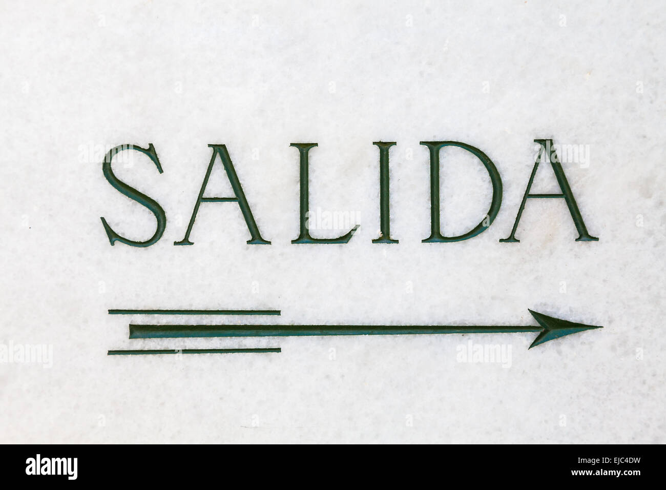 Exit salida sign hi-res stock photography and images - Alamy