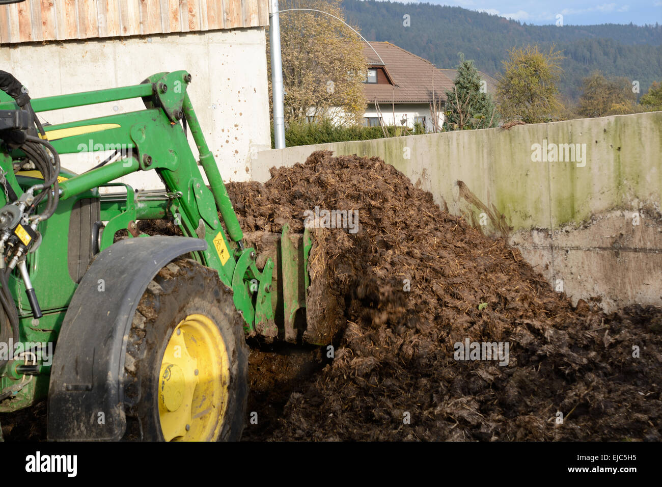 Manure horizontal hi-res stock photography and images - Alamy