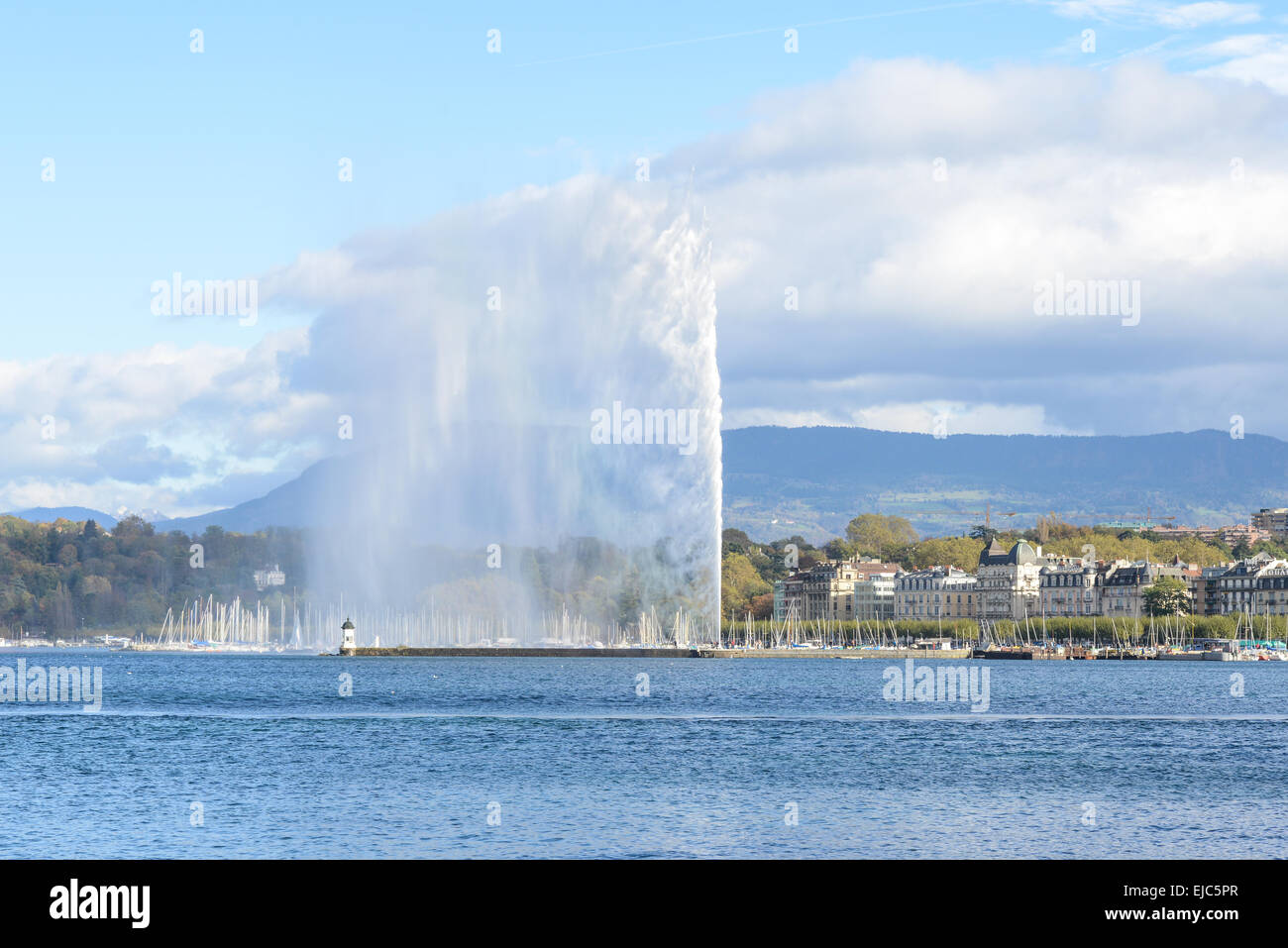 Jet d'Eau fountain in Geneva Switzerland Stock Photo - Alamy