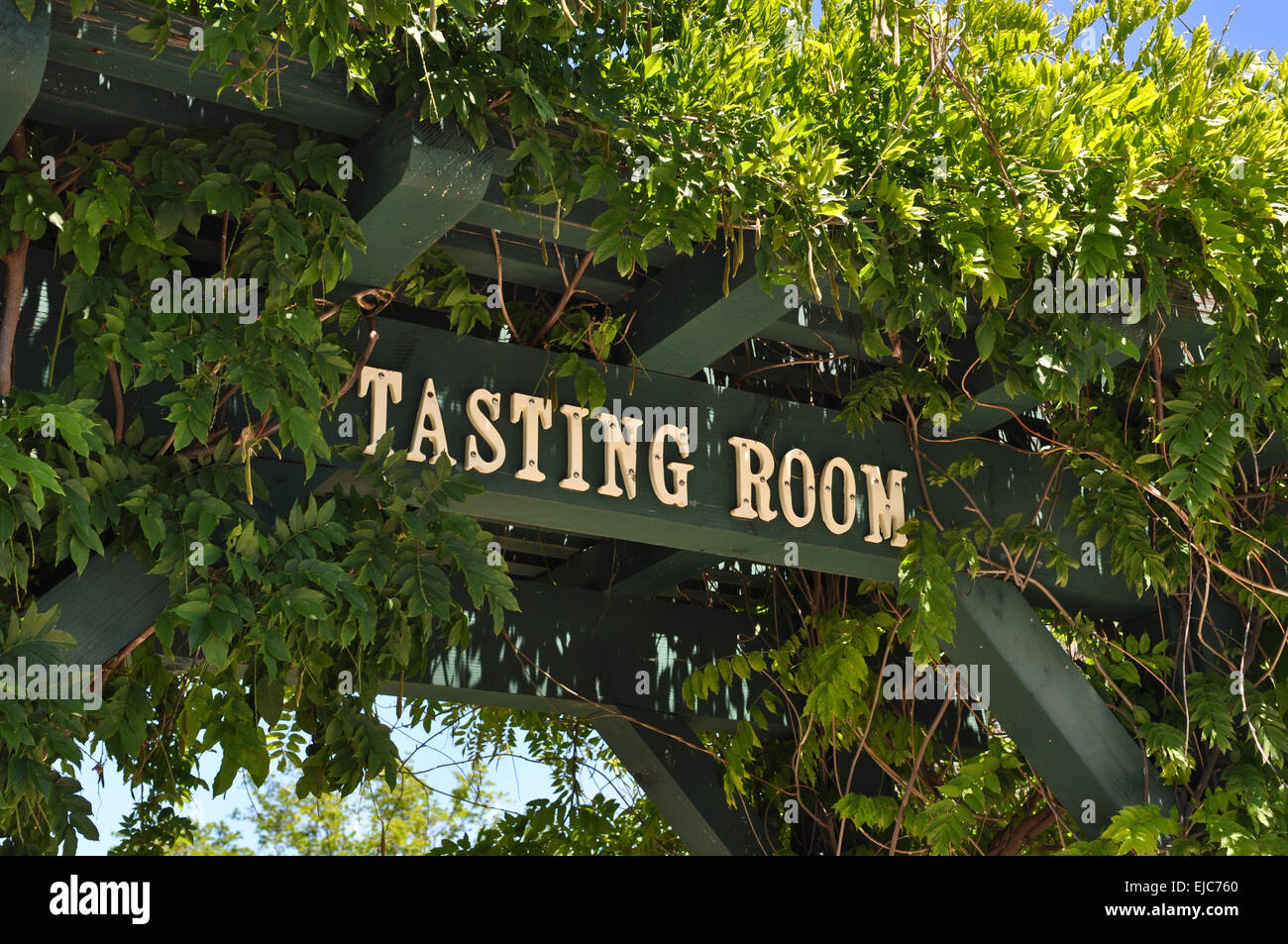 Wine Tasting Room Sign