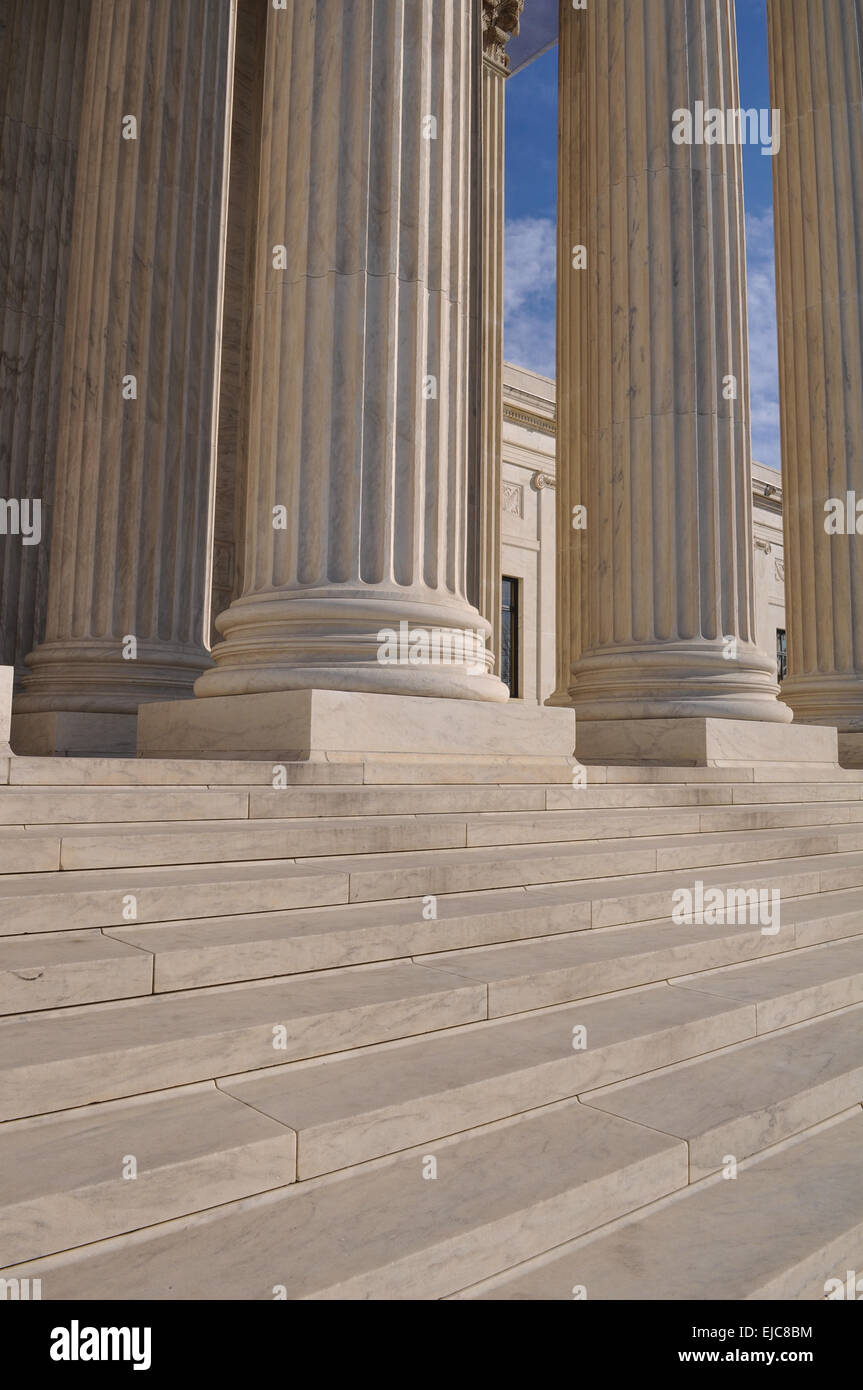 Courthouse steps hi-res stock photography and images - Alamy