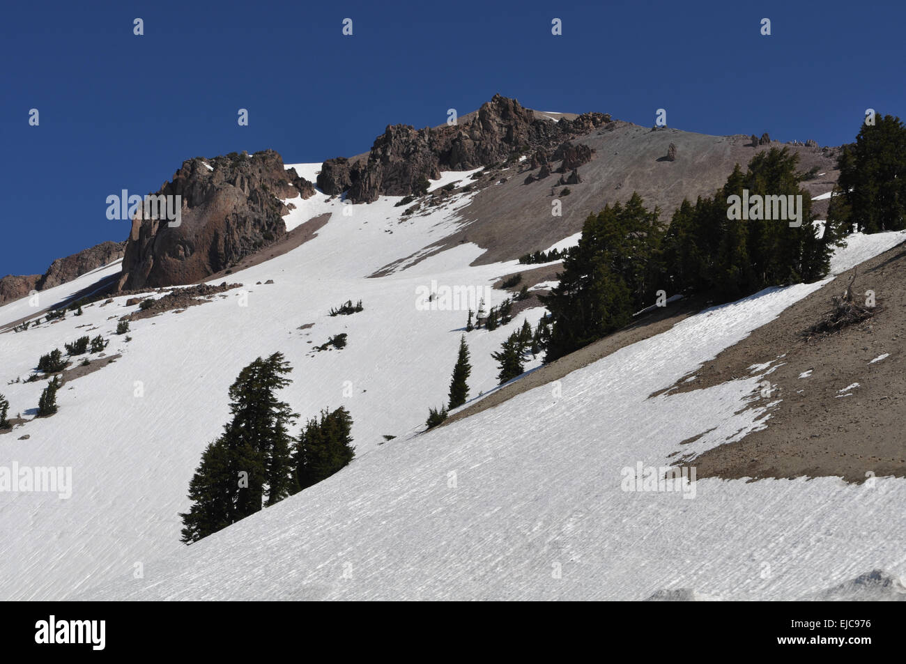 Lassen national park lake helen hi-res stock photography and images - Alamy