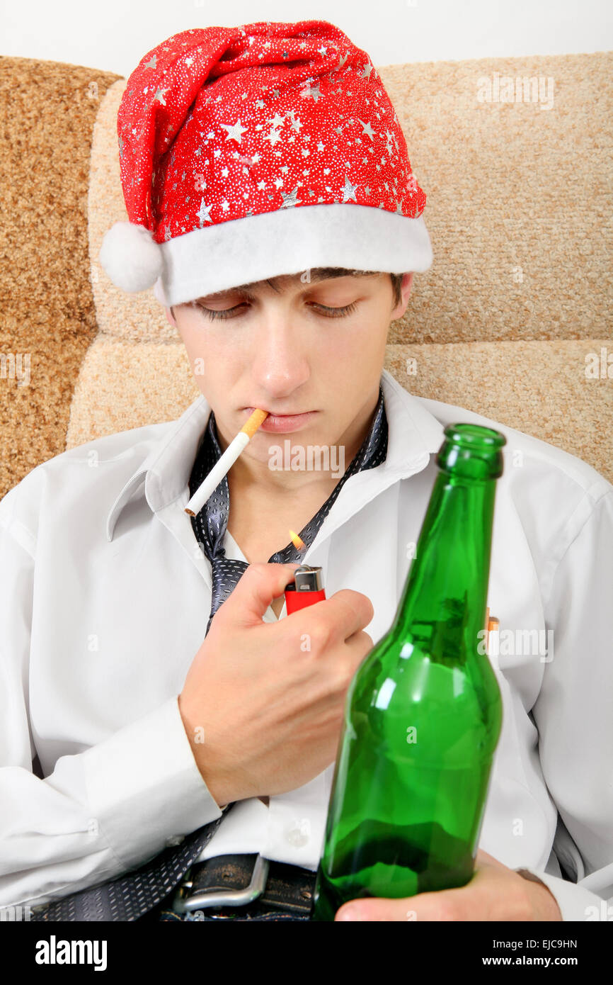 Teenager party drunk hi-res stock photography and images - Alamy