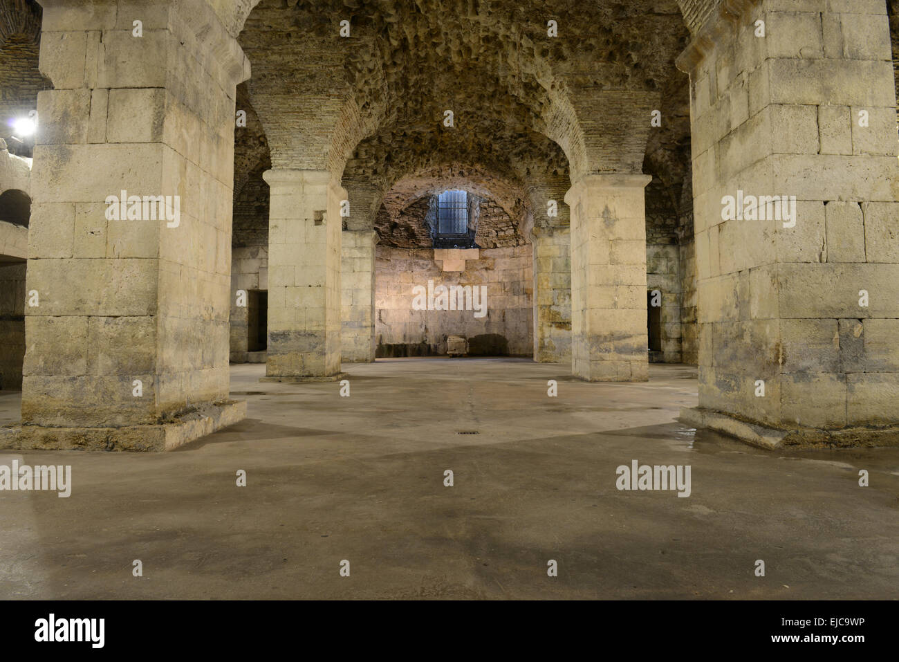 Underground room hi-res stock photography and images - Alamy