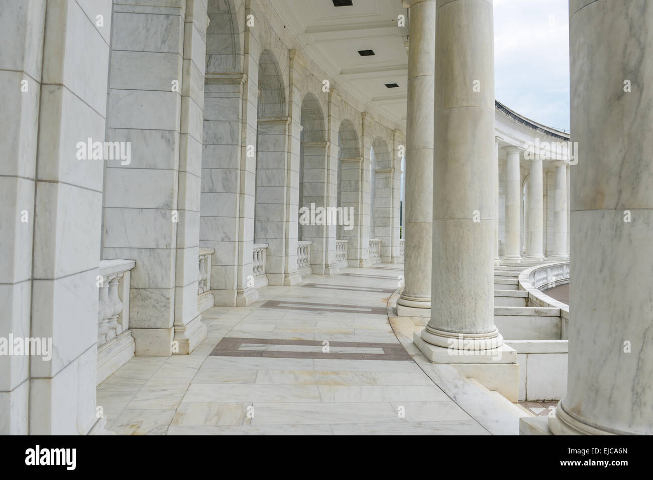 Arch with pillars hi-res stock photography and images - Alamy