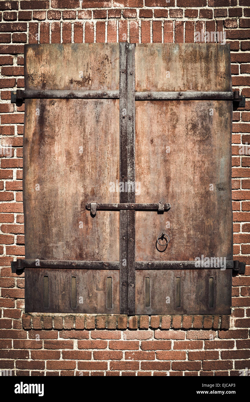 Cell door window hi-res stock photography and images - Alamy