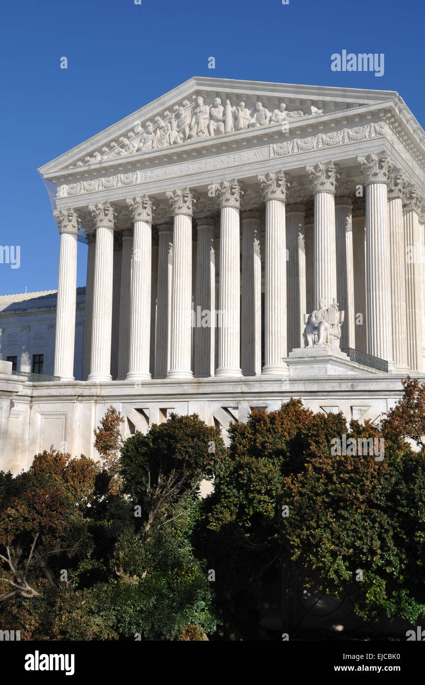 Supreme court of the united states statue justice hi-res stock ...