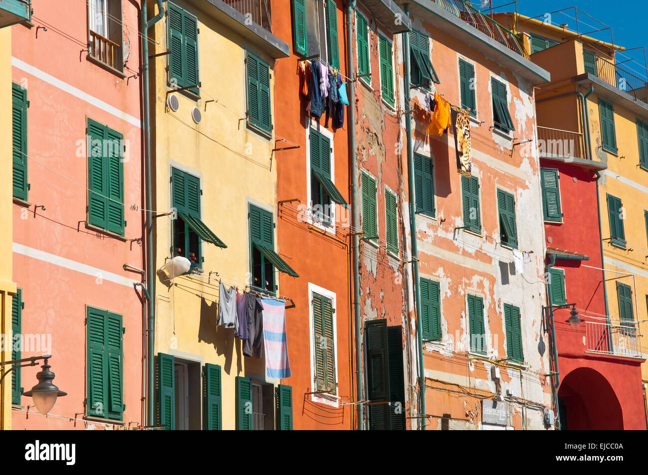 Colorful italian homes hi-res stock photography and images - Alamy