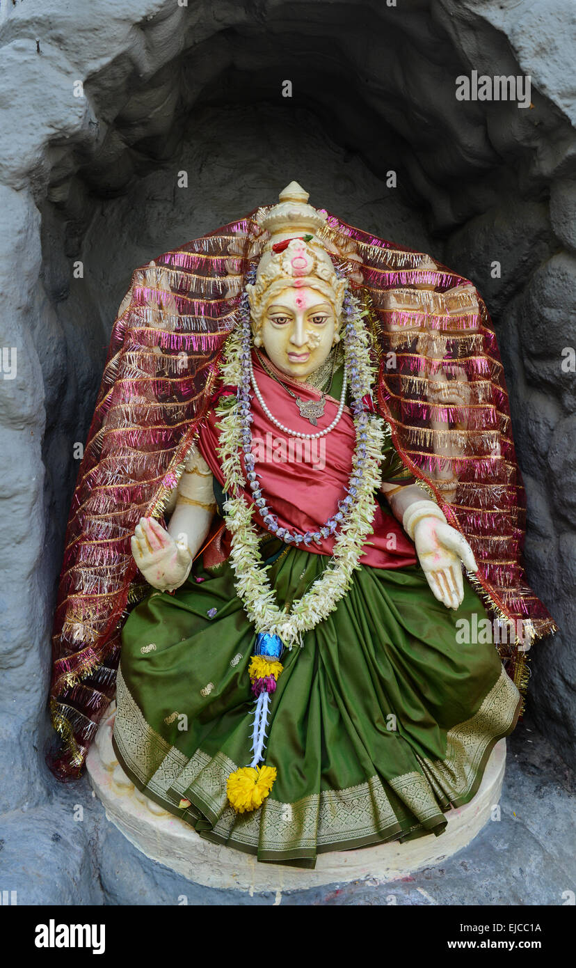 Oriental statue goddess hi-res stock photography and images - Alamy