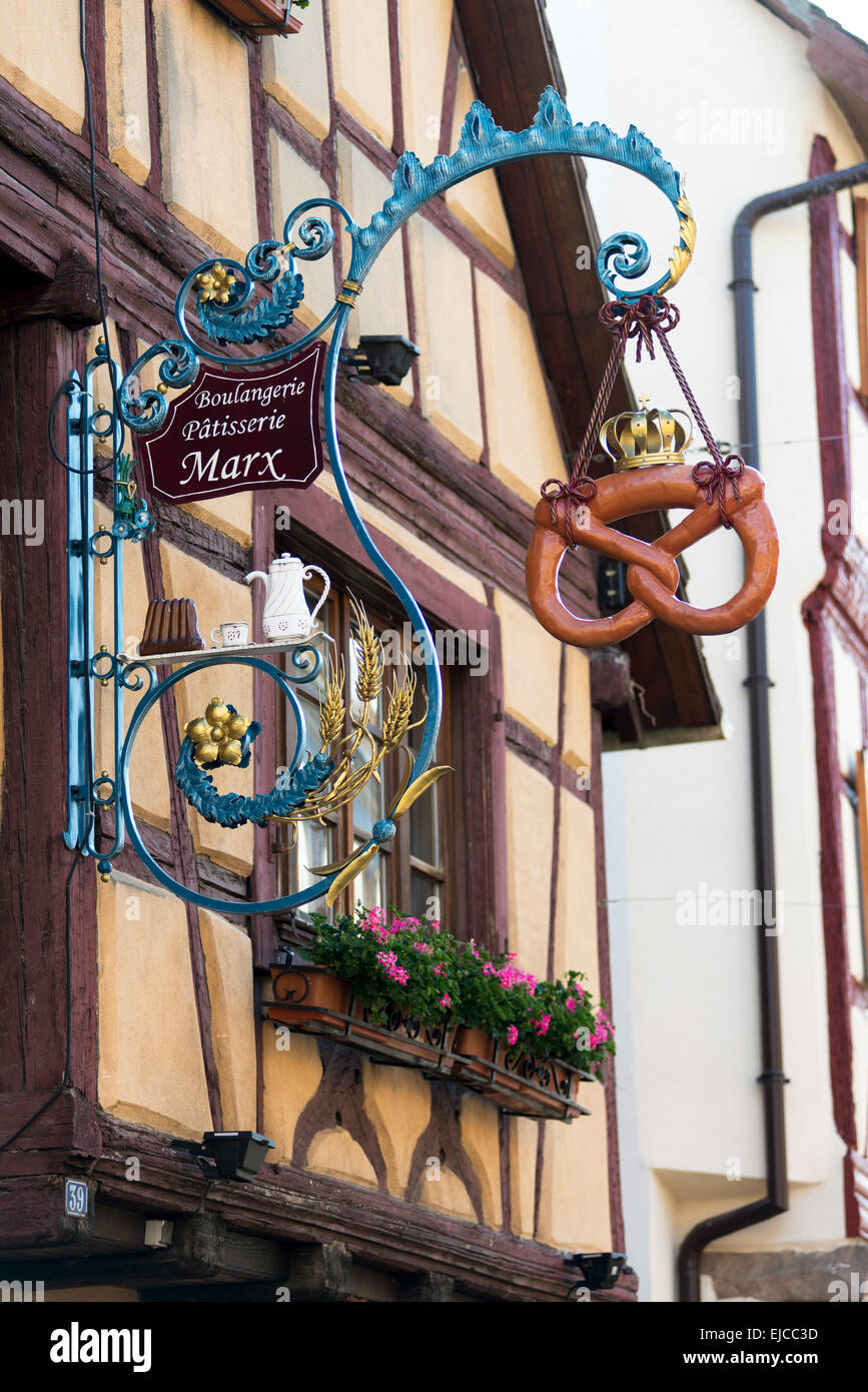 Decorative sign hi-res stock photography and images - Alamy