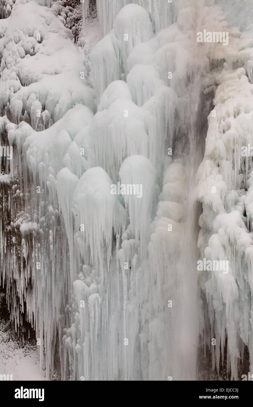 Icicle sculpture hi-res stock photography and images - Alamy