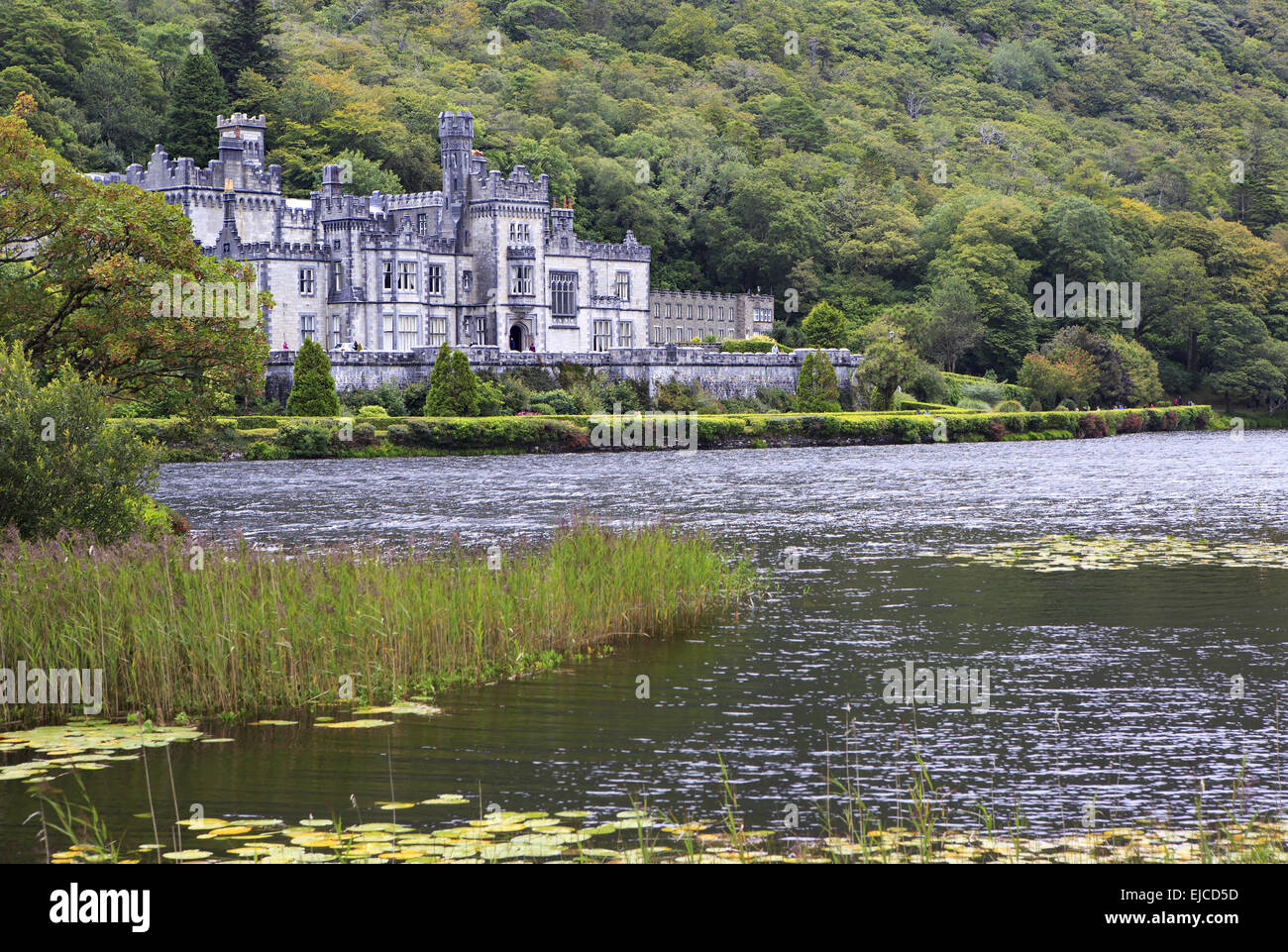 Kylemore lake hi-res stock photography and images - Alamy