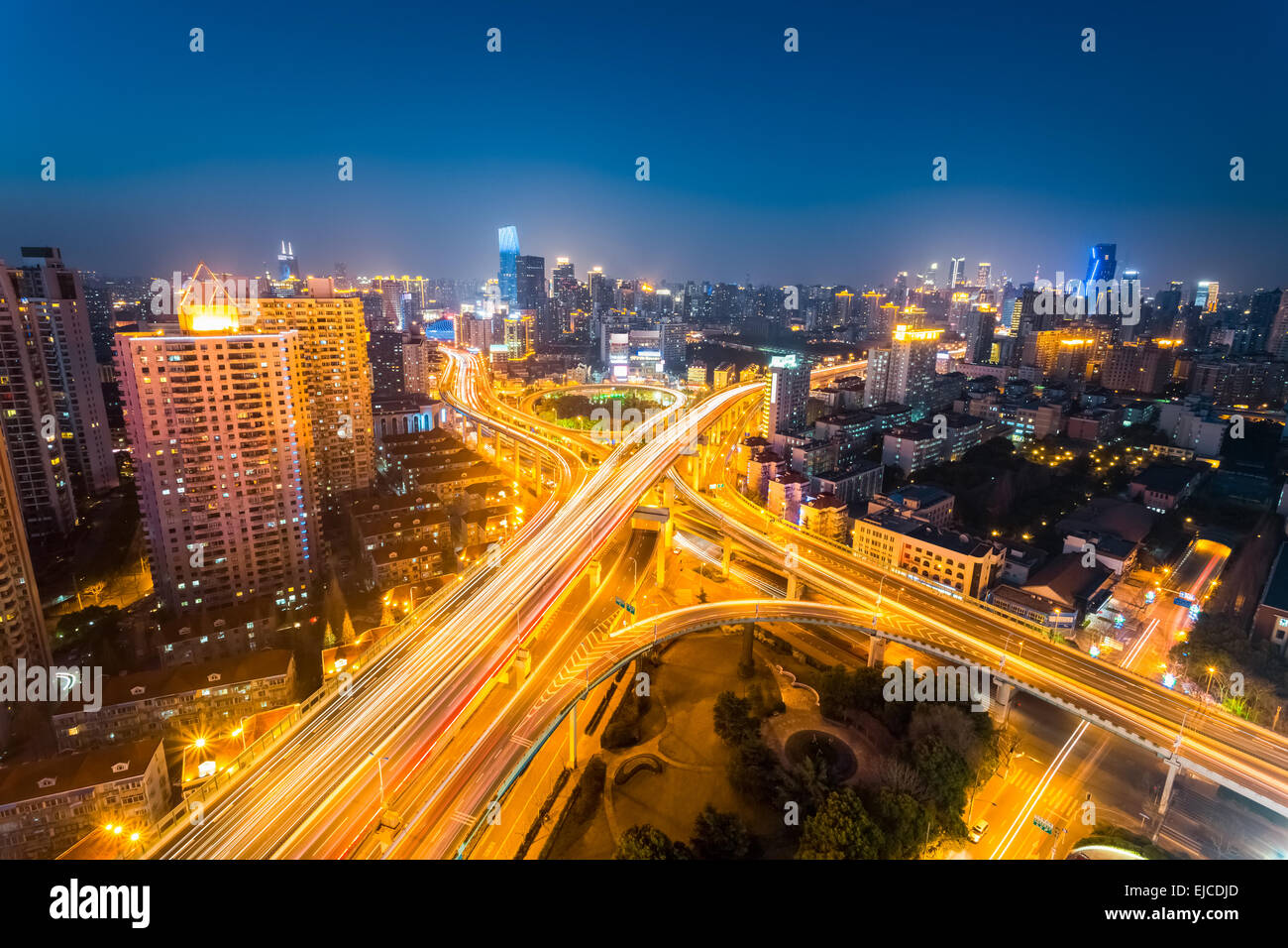 junction of city road at night Stock Photo - Alamy