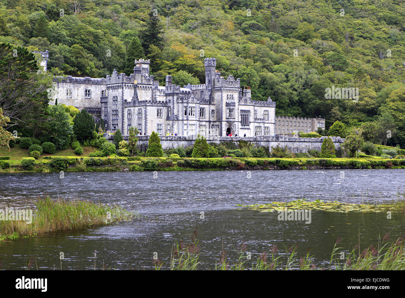 Kylemore abbey hi-res stock photography and images - Alamy