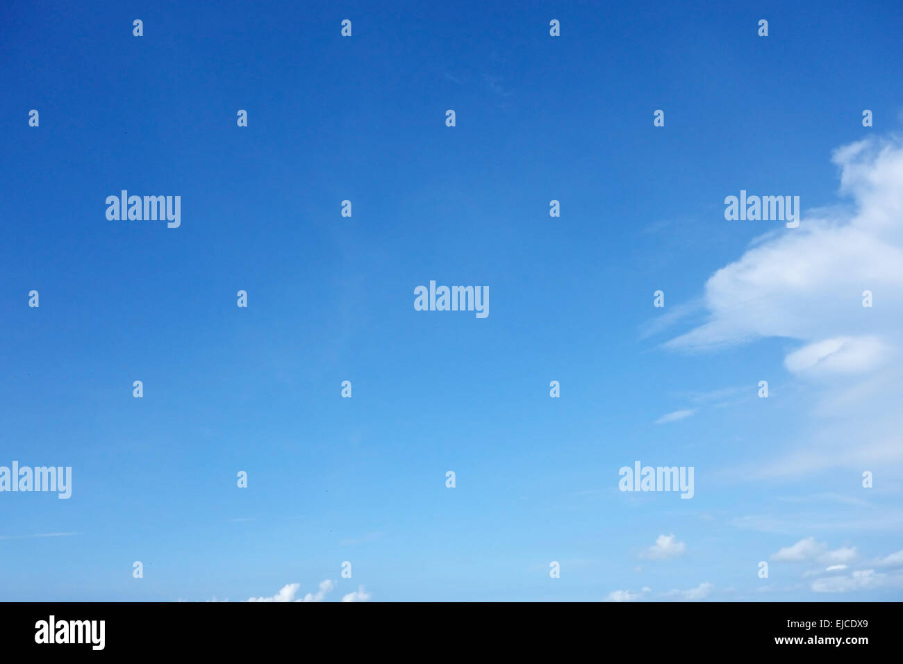 Blue sky skyline light hi-res stock photography and images - Alamy
