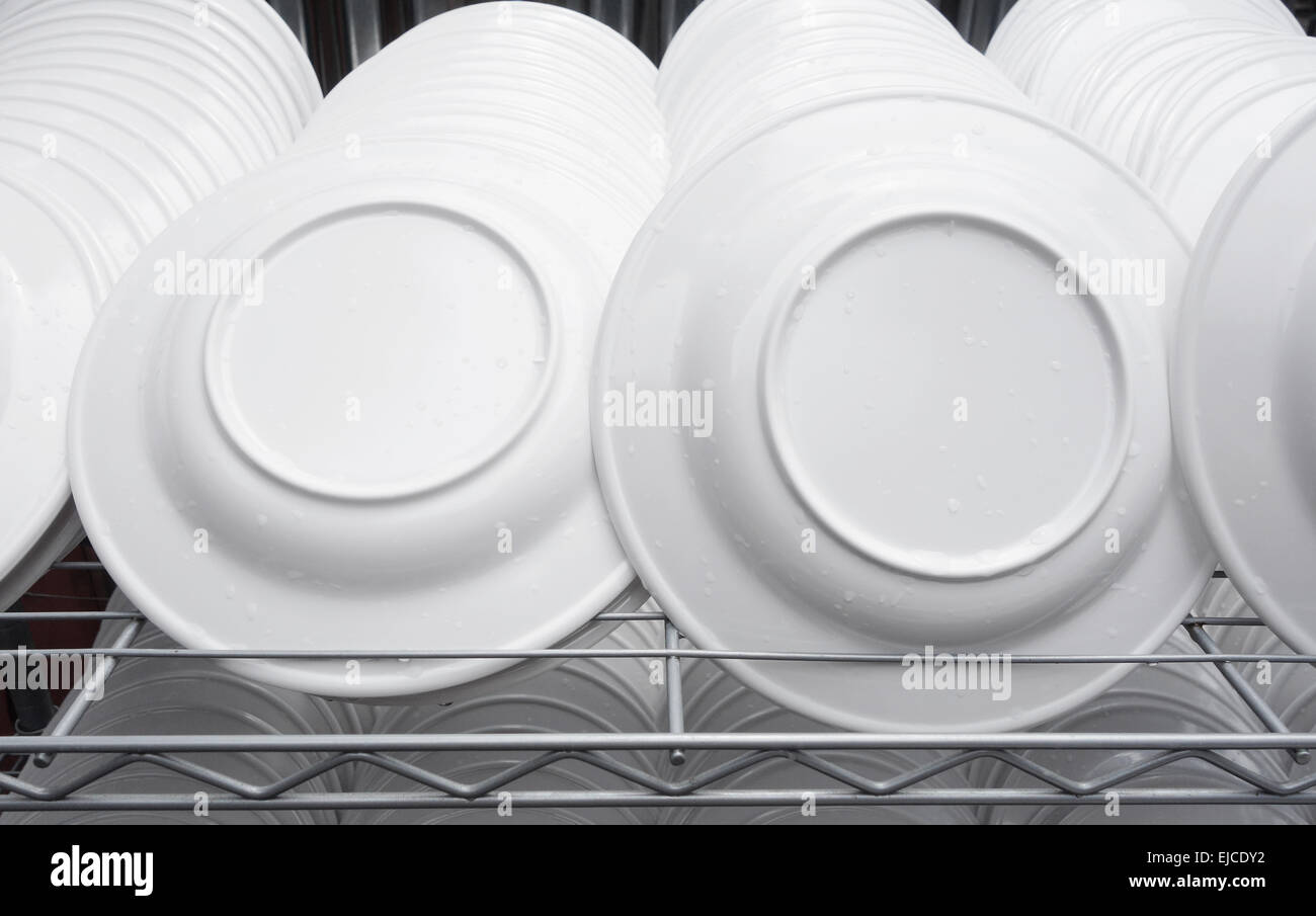 Clean plates hi-res stock photography and images - Alamy