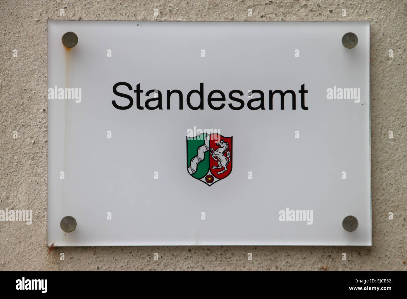 Register office sign hi-res stock photography and images - Alamy