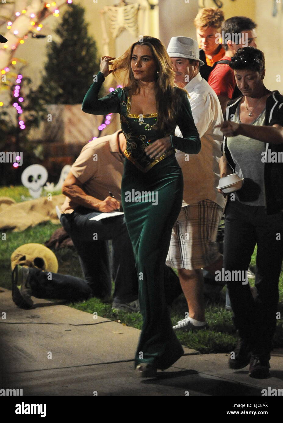Sofia Vergara wears a Princess Fiona from Shrek costume on the set of ...