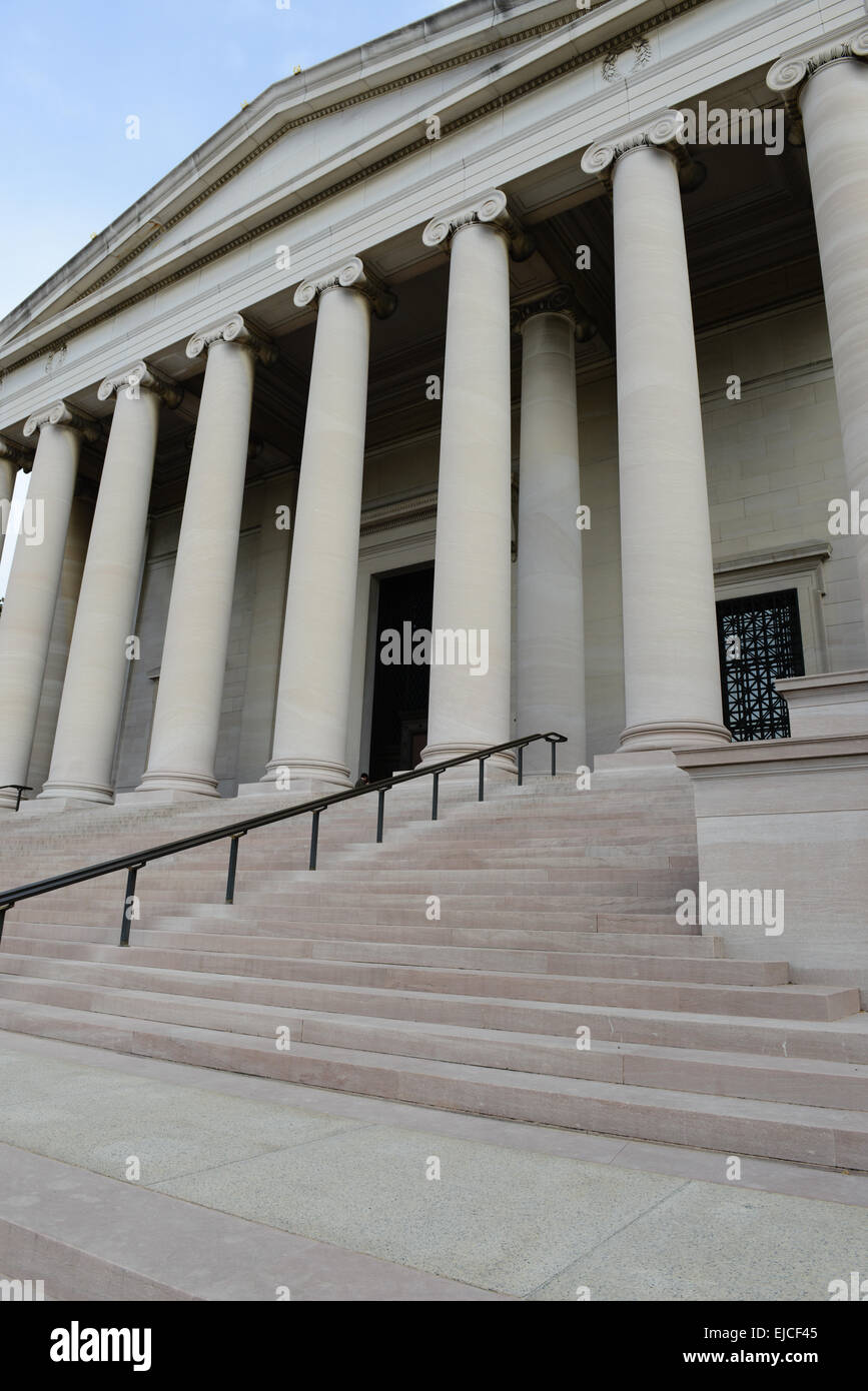 Steps of courthouse hi-res stock photography and images - Alamy